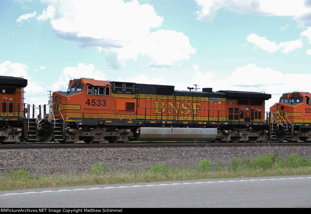 BNSF 4533
